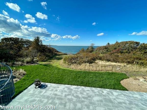 76 Menemsha Inn Road