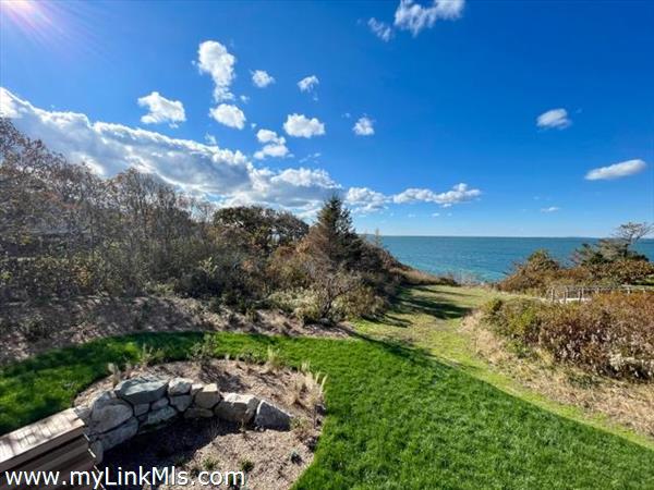 76 Menemsha Inn Road