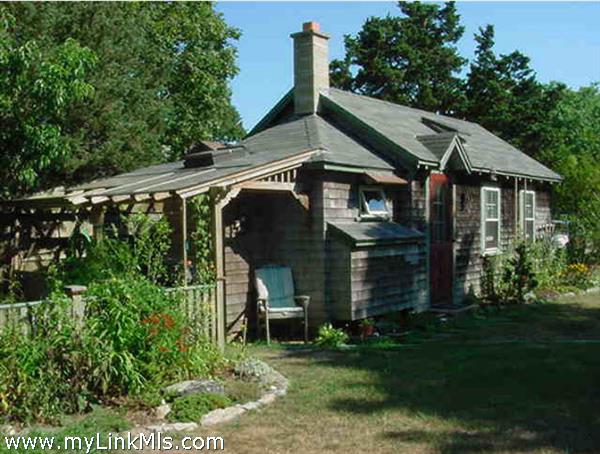 183 Upper Main Street