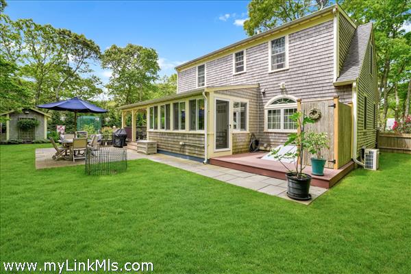38 School House Village