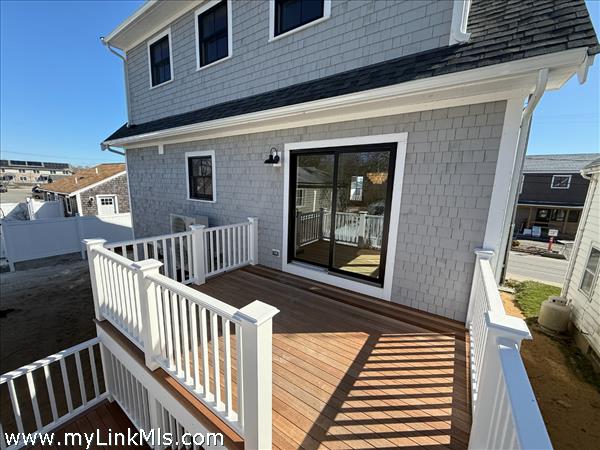 33 Lagoon Pond Road