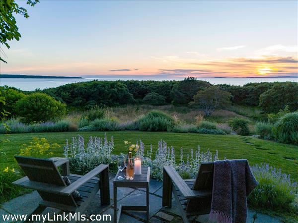 94 Menemsha Inn Road